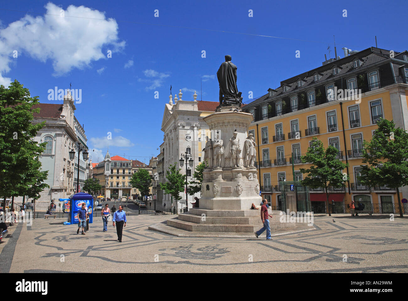 Largo de chiado hi-res stock photography and images - Alamy