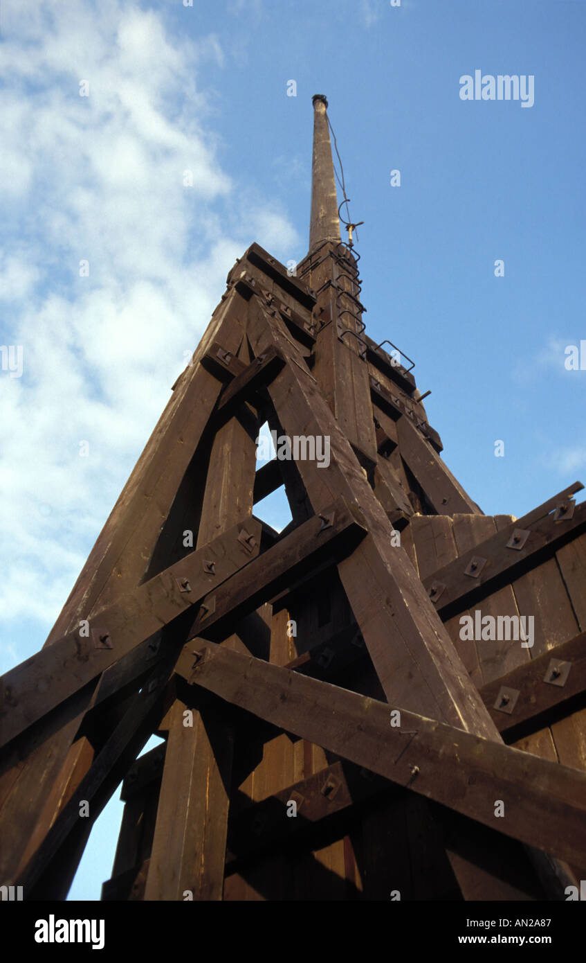 Medieval wooden giant sling replica hi-res stock photography and images ...
