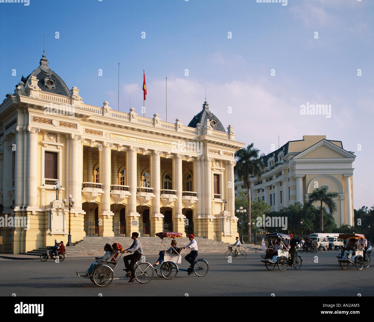 French colonial opera house hanoi hi-res stock photography and images ...