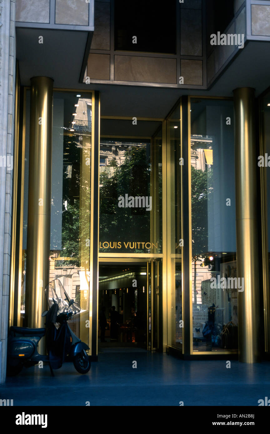 Louis vuitton place vendome hi-res stock photography and images - Alamy