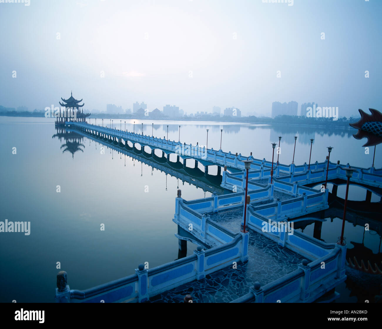 Lotus Lake / Nine Cornered Bridge & Wuli Pagoda / Dawn / Sunrise ...
