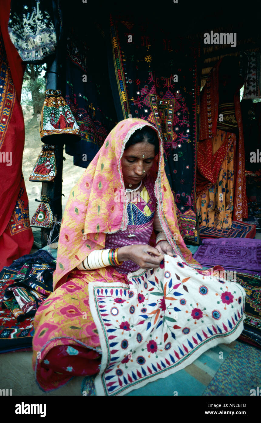 Johari Bazar / Woman doing Traditional Needlework, Jaipur, Rajasthan ...