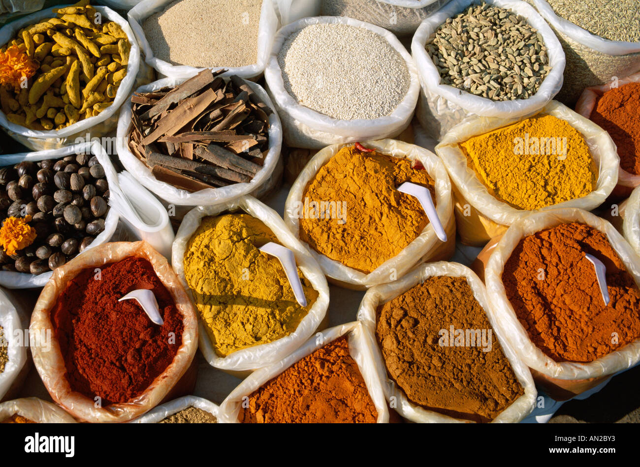 Spices of india hi-res stock photography and images - Alamy