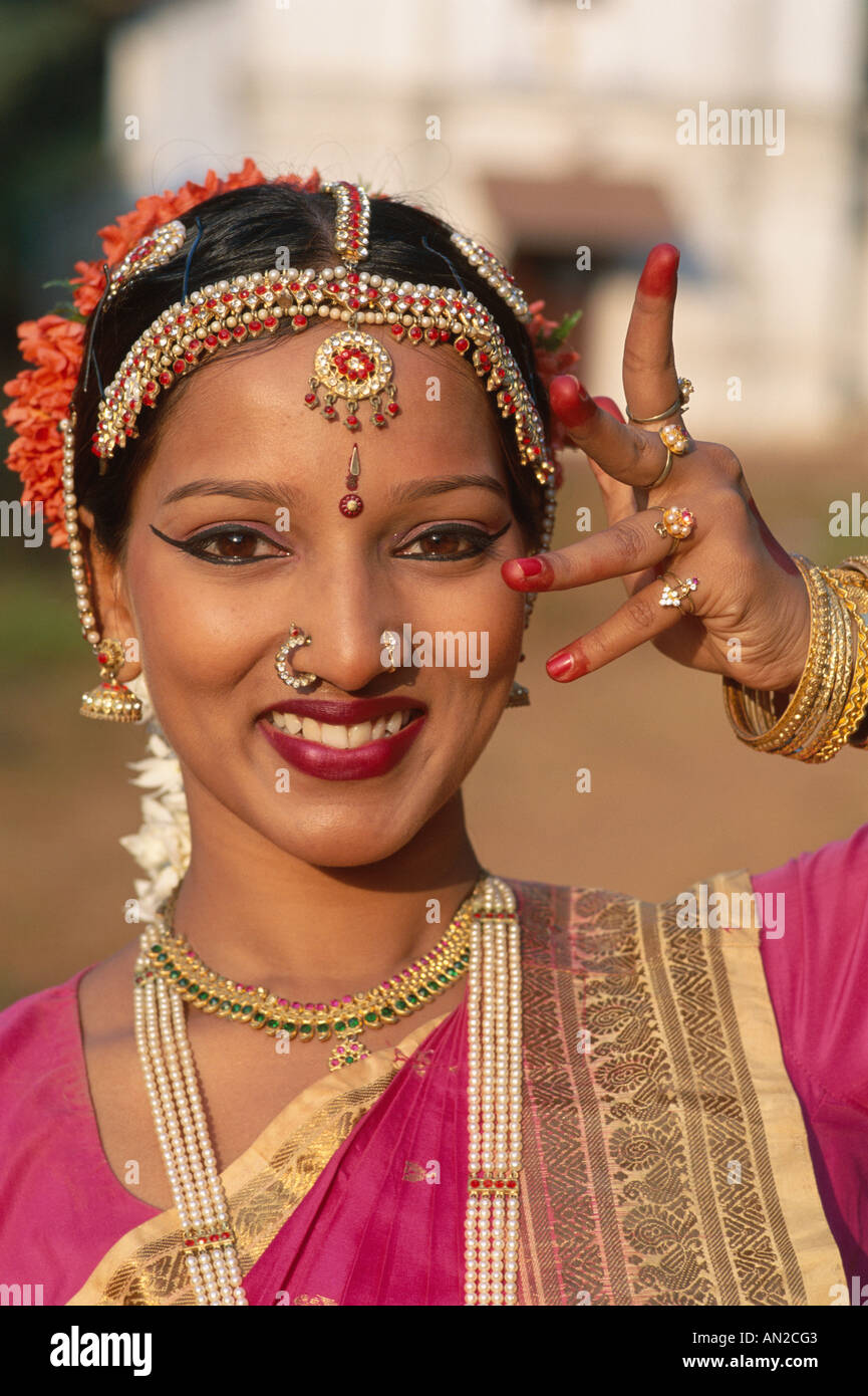 Female Dancer / Woman Dressed in Traditional Costume, Mumbai (Bombay ...