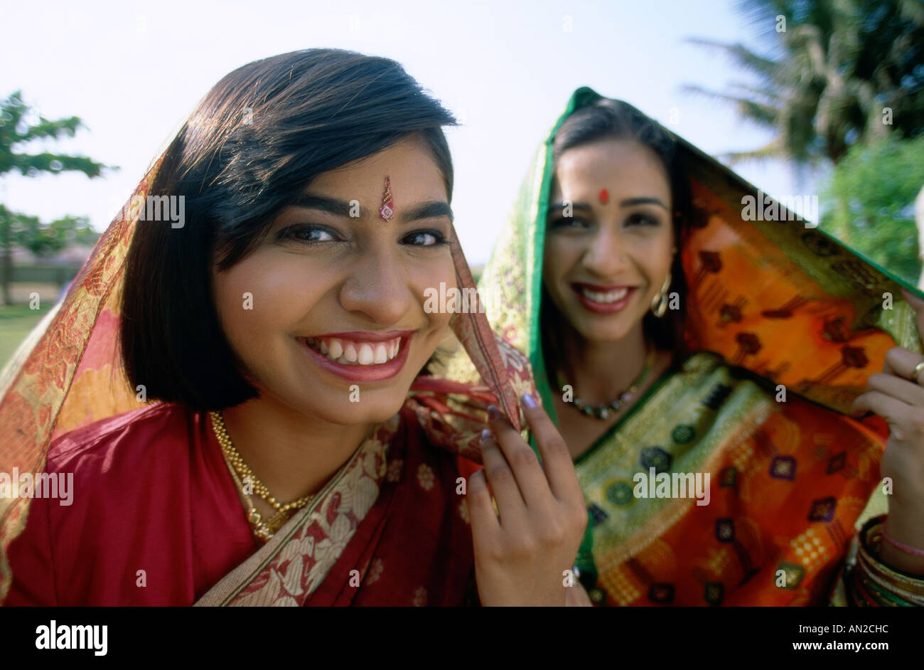 Women Dressed in Saris / Traditional Costume, Mumbai (Bombay ...