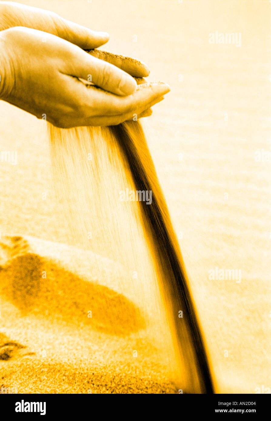 Sieve sand beach hi-res stock photography and images - Alamy