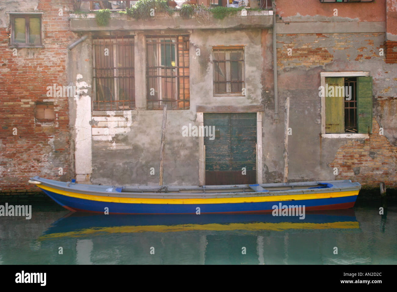 Italian boat house hi-res stock photography and images - Alamy