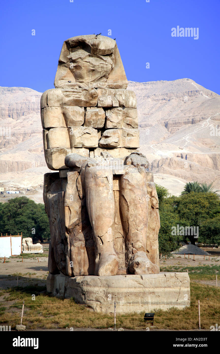 West Bank, Colossi Of Memnon Statue Stock Photo - Alamy