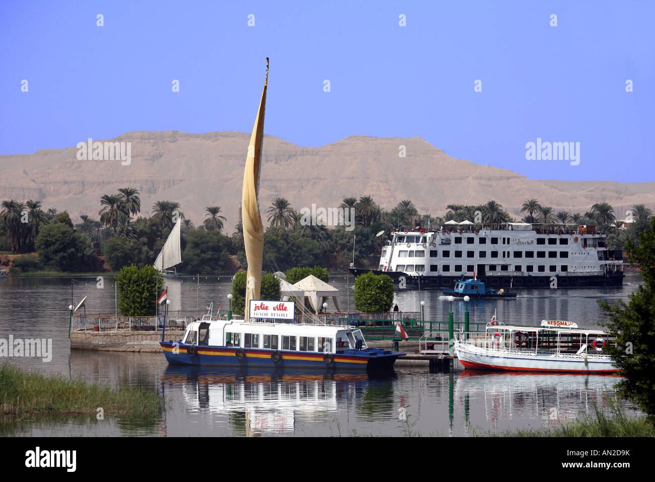Luxor Nile, Nile, Boats Stock Photo - Alamy