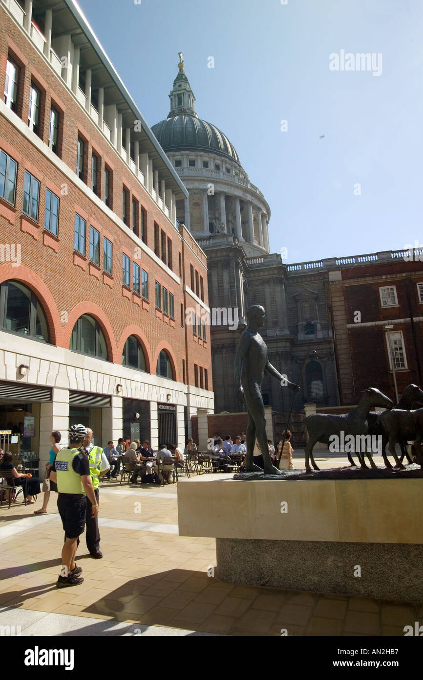 City of london police at st pauls hi-res stock photography and images ...
