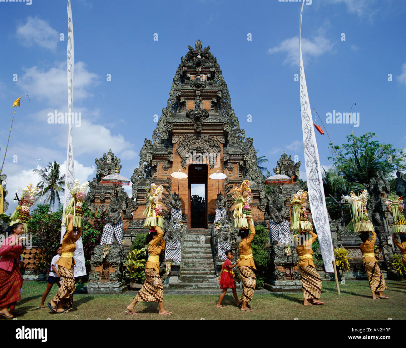 Women Carrying Offerings to Temple Festival (Odalan), Bali, Indonesia ...
