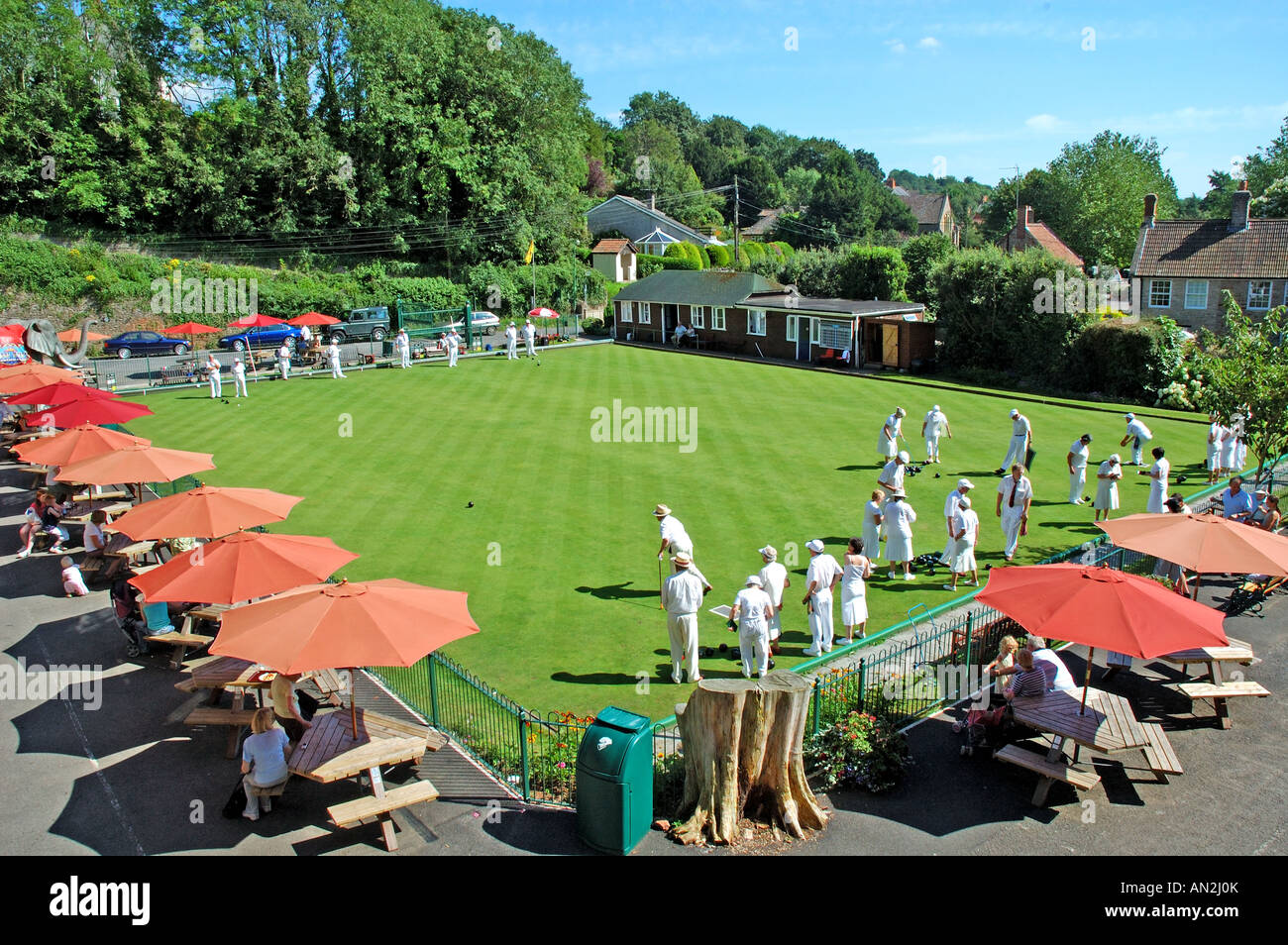 British pensioners bowling hi-res stock photography and images - Alamy