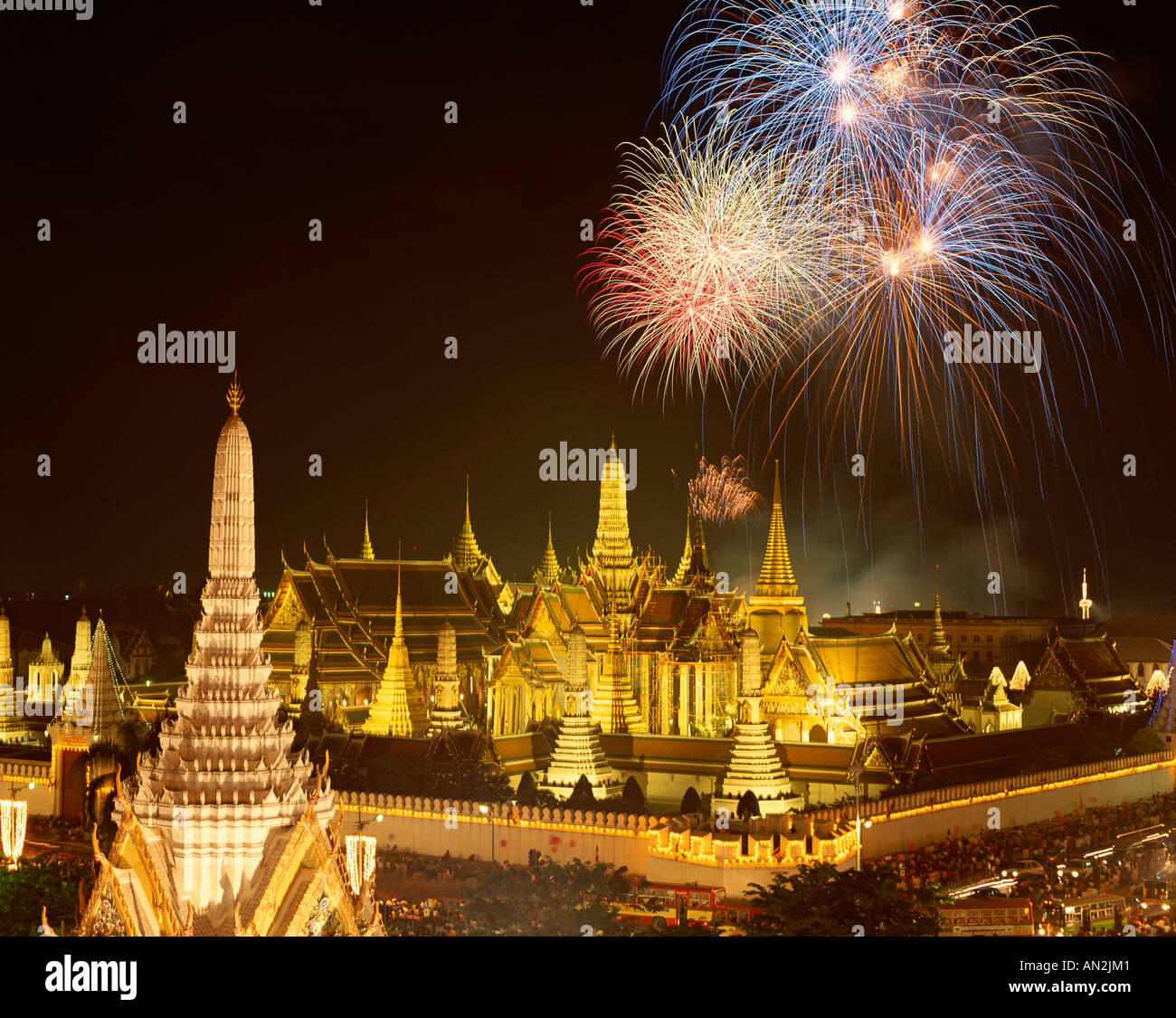 Grand Palace (Wat Phra Kaeo) / Fireworks / Night View, Bangkok ...