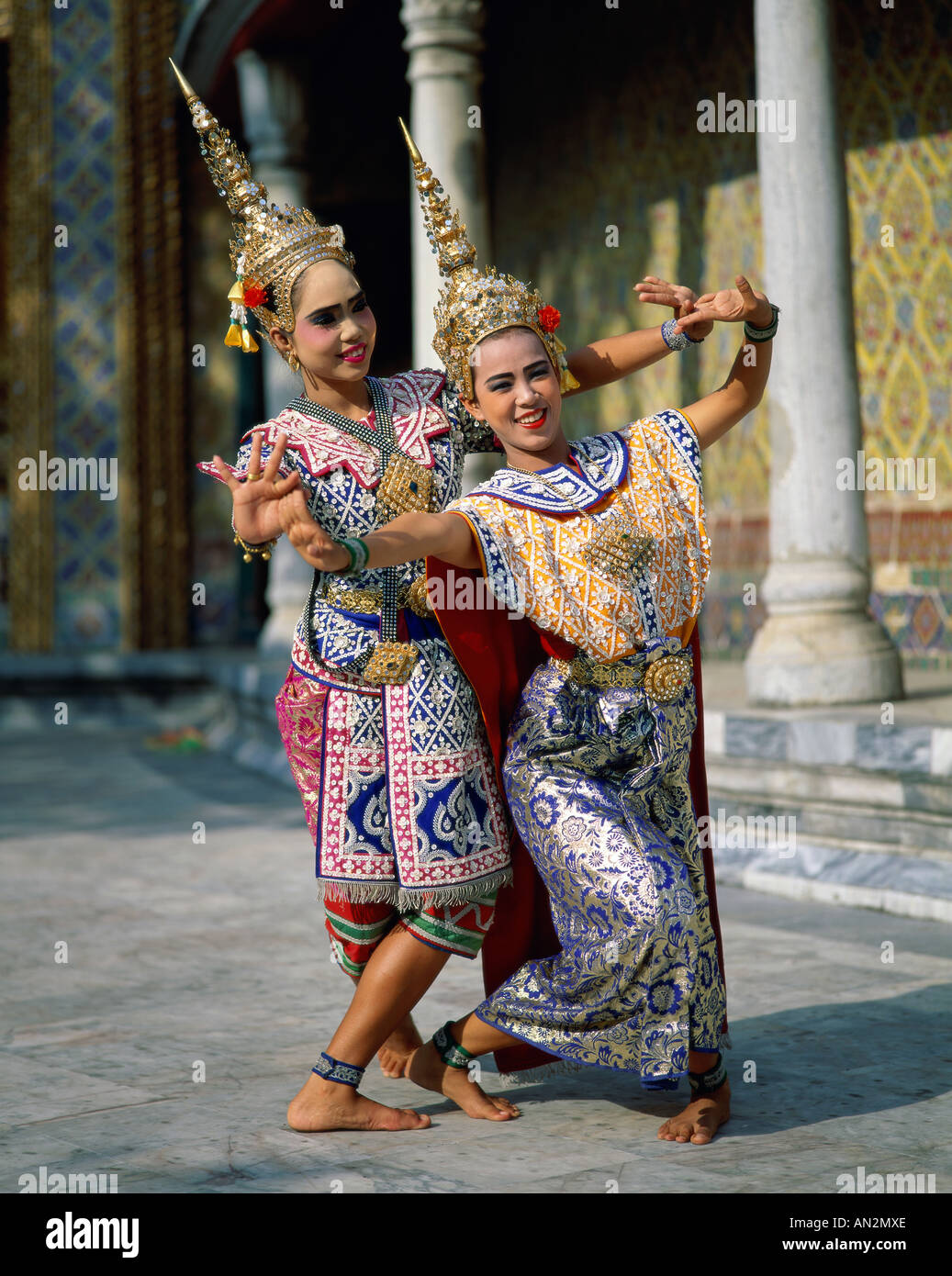 Girls Dressed in Thai Classical Dancing Costume, Bangkok, Thailand ...