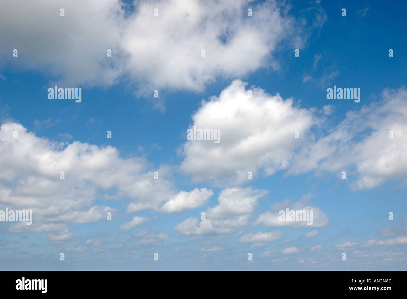 Cumulus blanket hi-res stock photography and images - Alamy