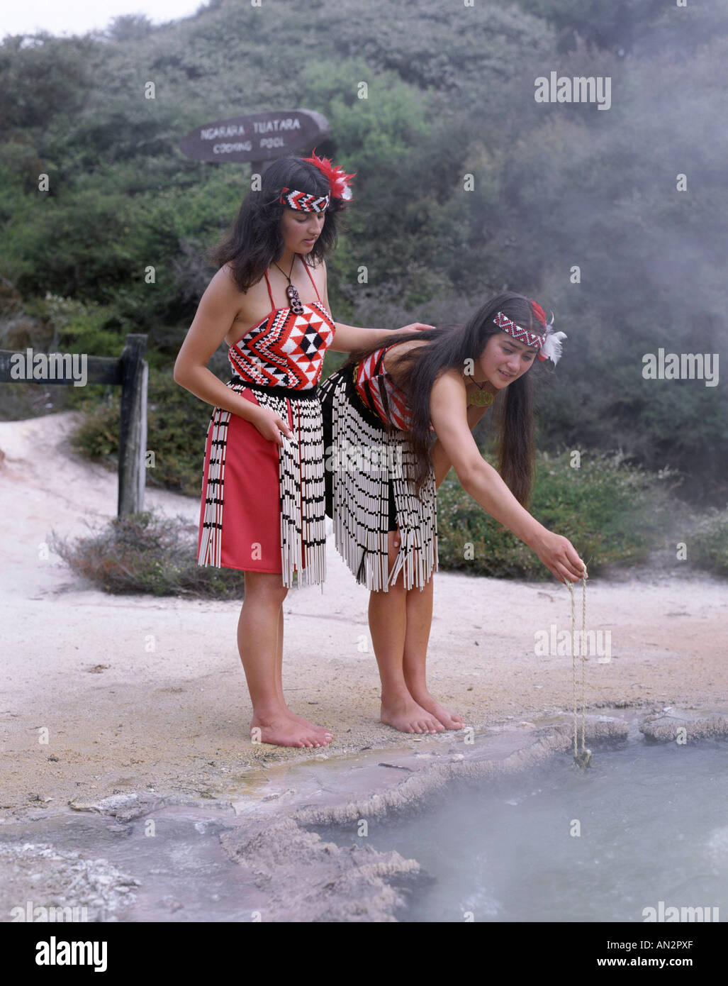 Maori women hi-res stock photography and images - Alamy