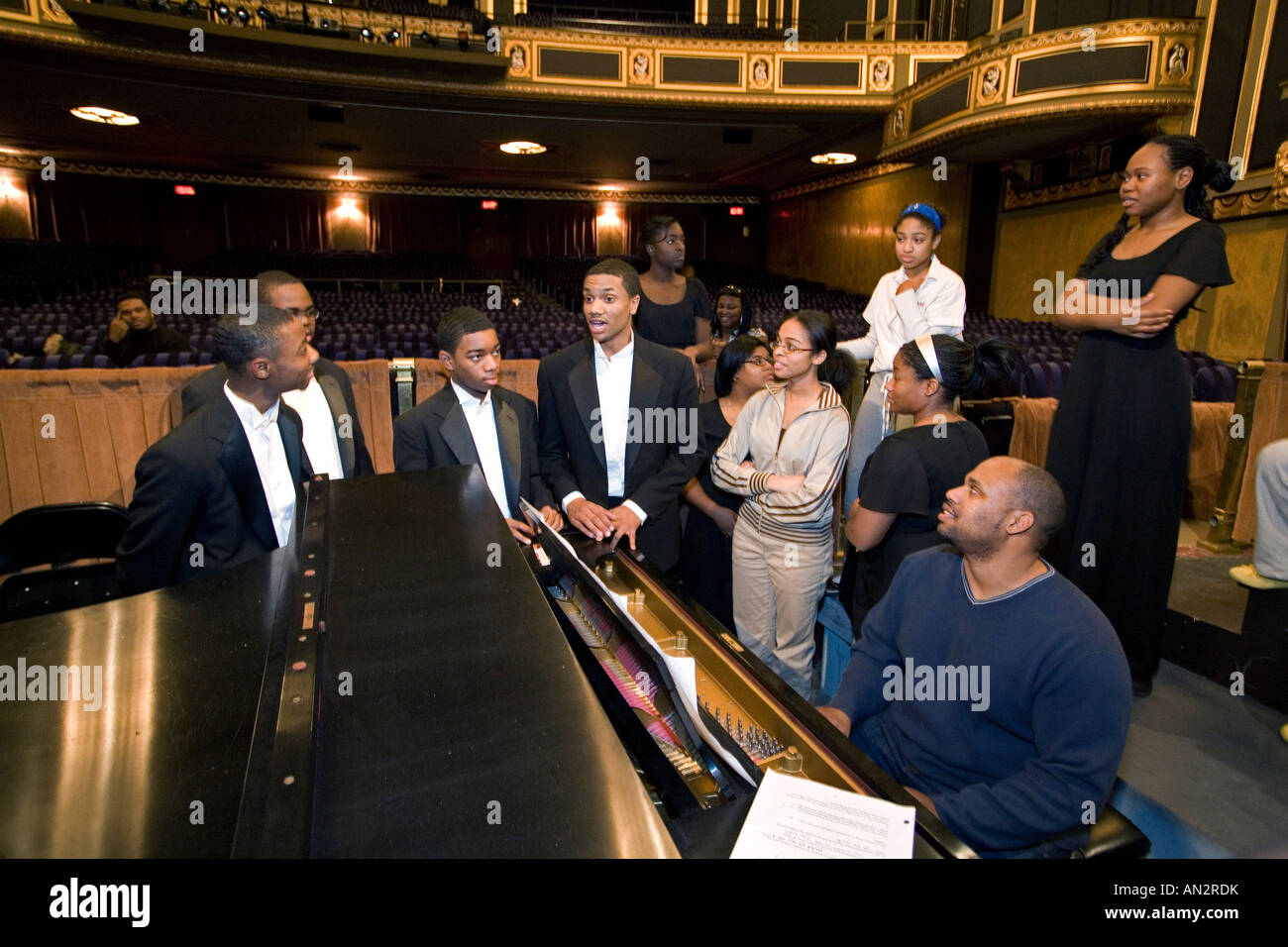 Rehearse hi-res stock photography and images - Alamy