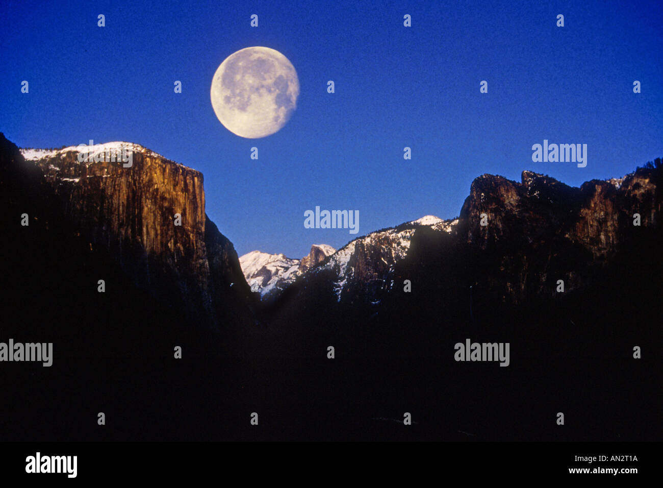 Moonrise hi-res stock photography and images - Alamy