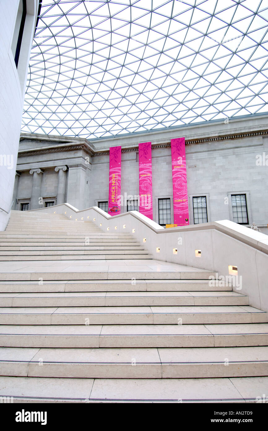 British museum roof hi-res stock photography and images - Alamy