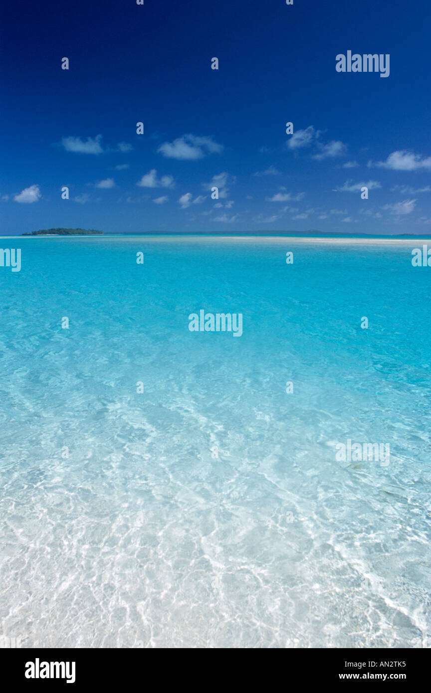 Aitutaki Lagoon / Sand & Water, Aitutaki, Polynesia / South Pacific ...
