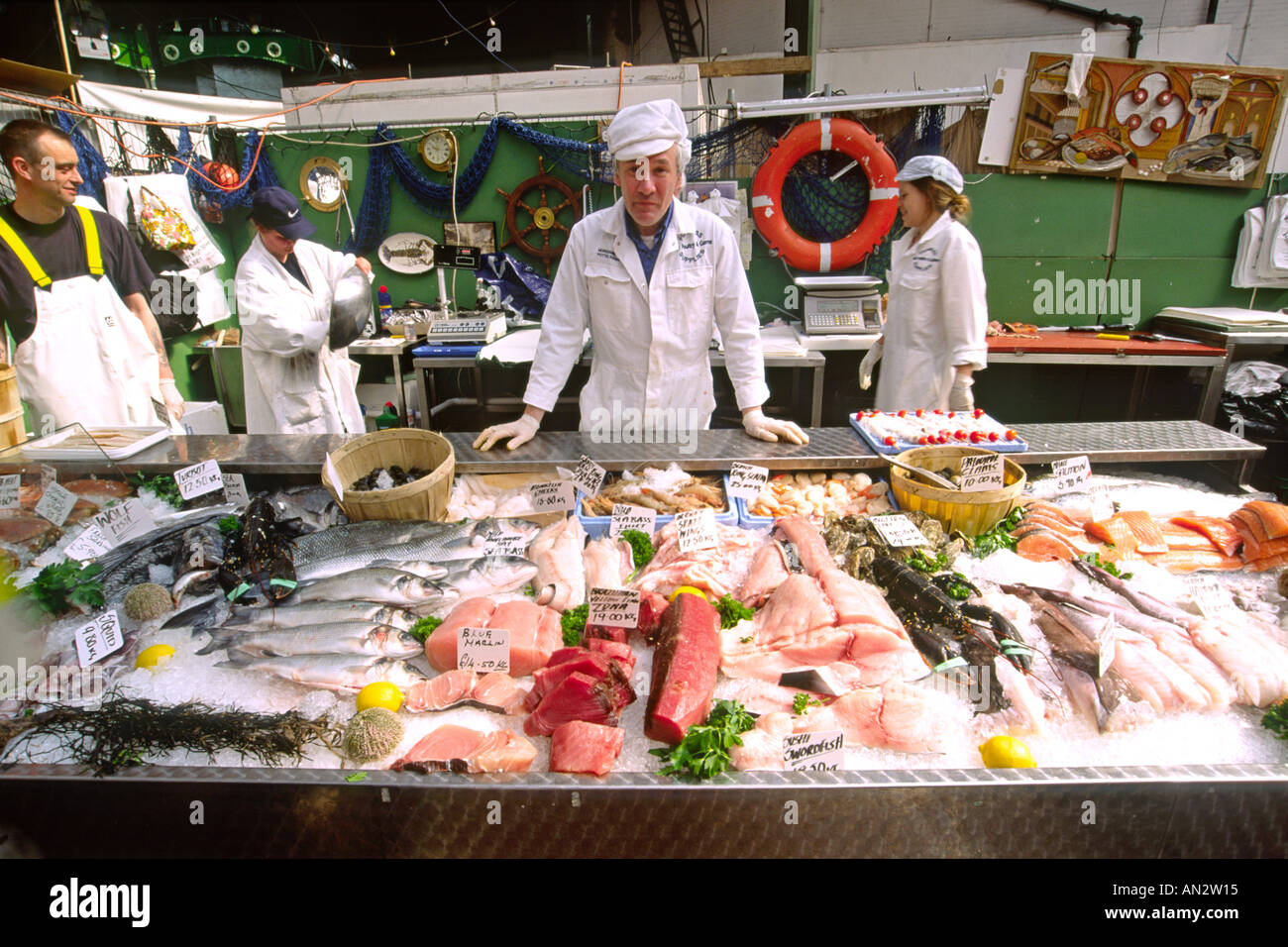 London fishmonger hi-res stock photography and images - Alamy