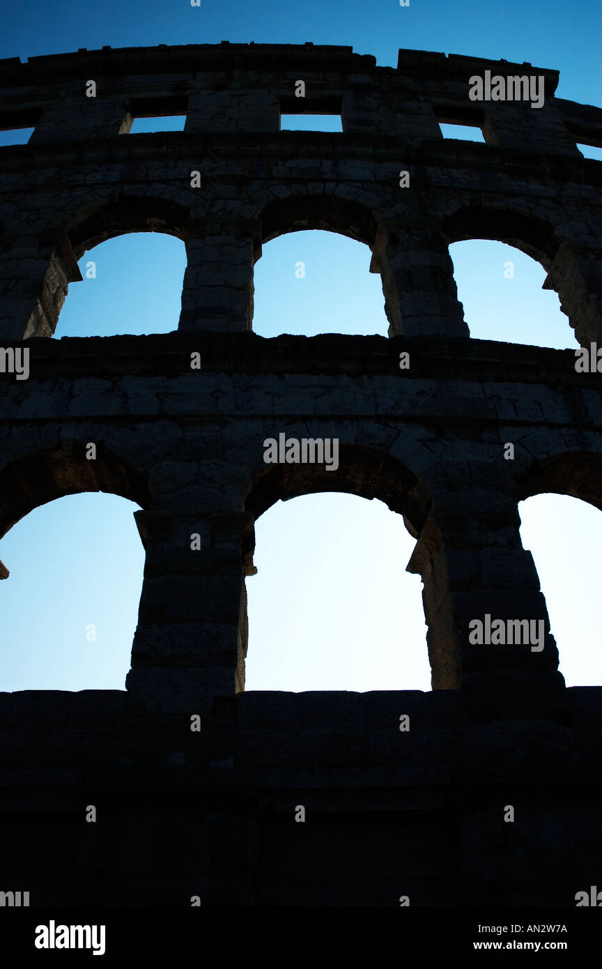 silhouette amphitheatre Pula Croatia ancient roman ruins theatre Stock ...