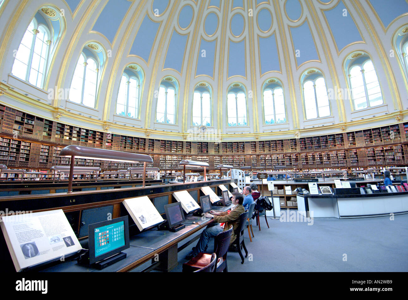 British library interior reading room hi-res stock photography and ...