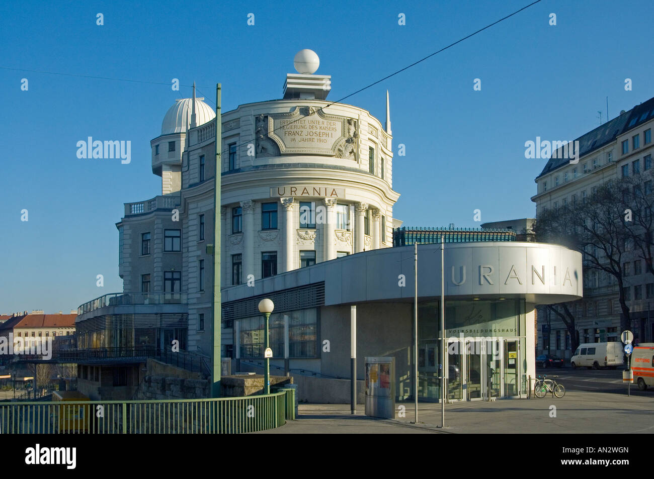 The Urania astronomical observatory in Art Nouveau style - Vienna ...