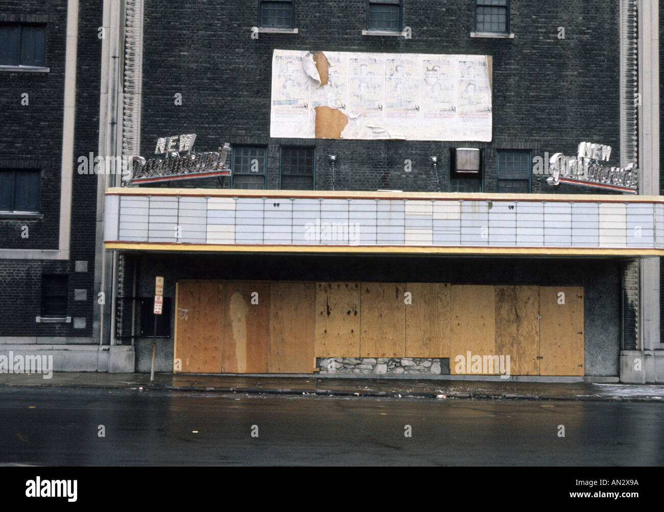 Closed movie theatre Stock Photo - Alamy