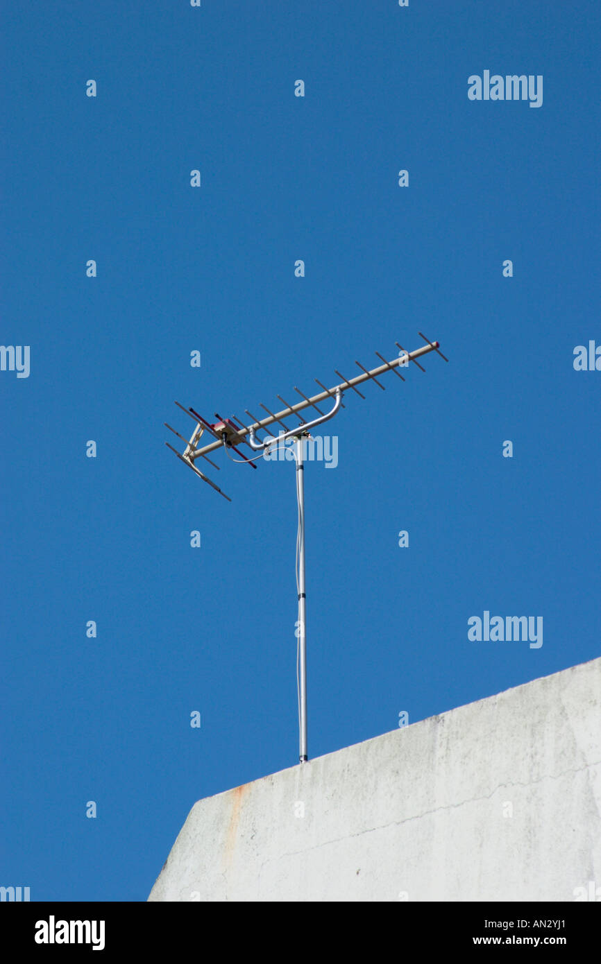 Uhf antenna hi-res stock photography and images - Alamy