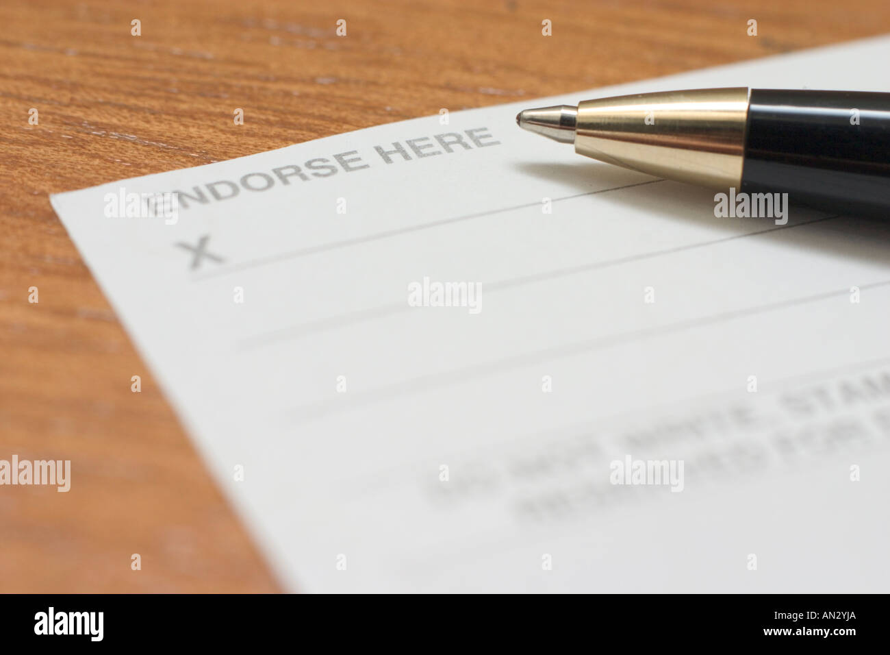 endorse here column at the back of a cheque Stock Photo - Alamy