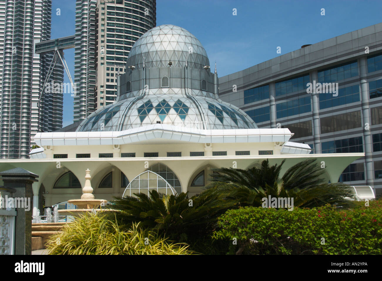 Asy-Syakirin mosque near Petronas Twin Towers, Kuala Lumpur, Malaysia ...