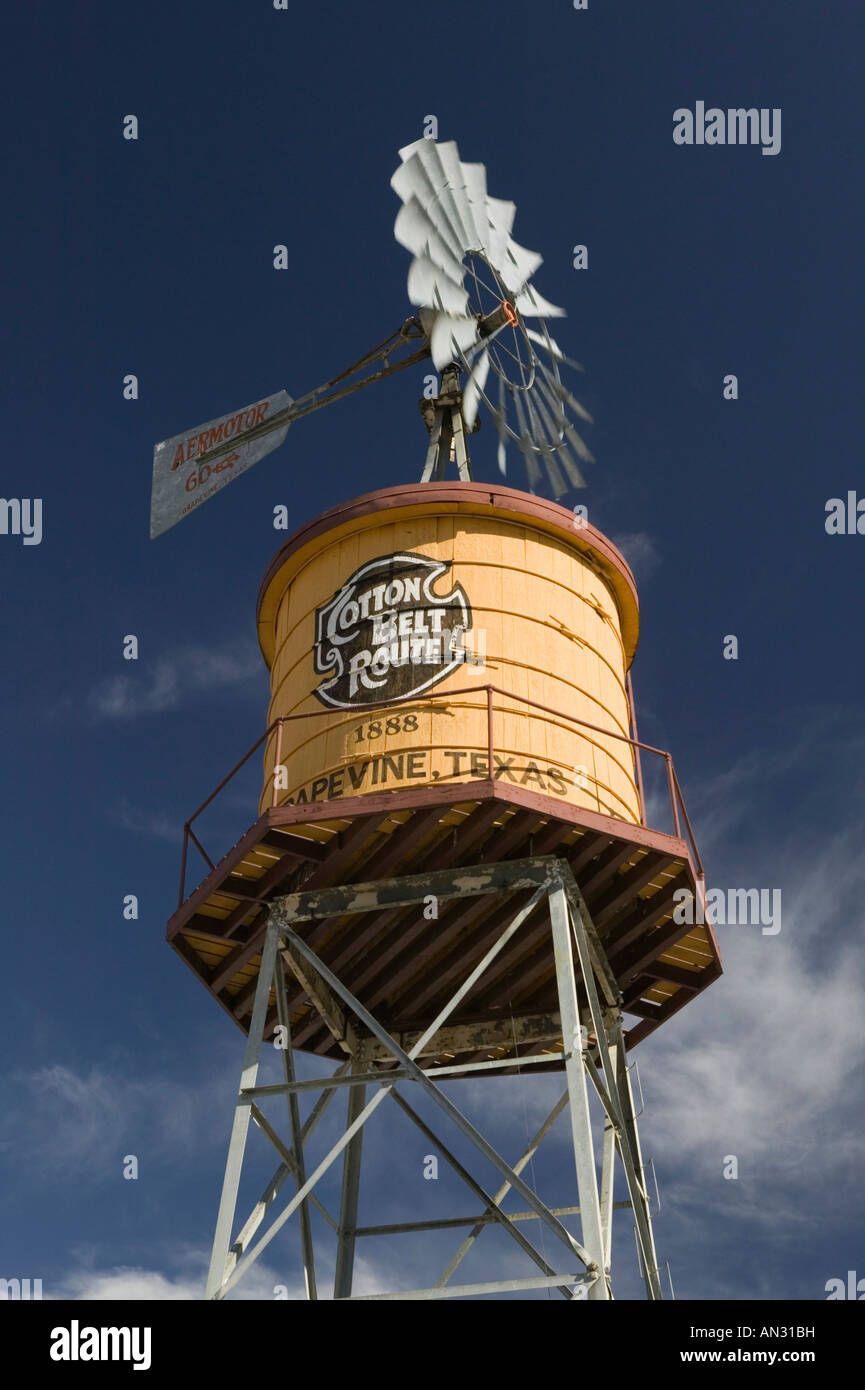 Old fashioned cistern hi-res stock photography and images - Alamy