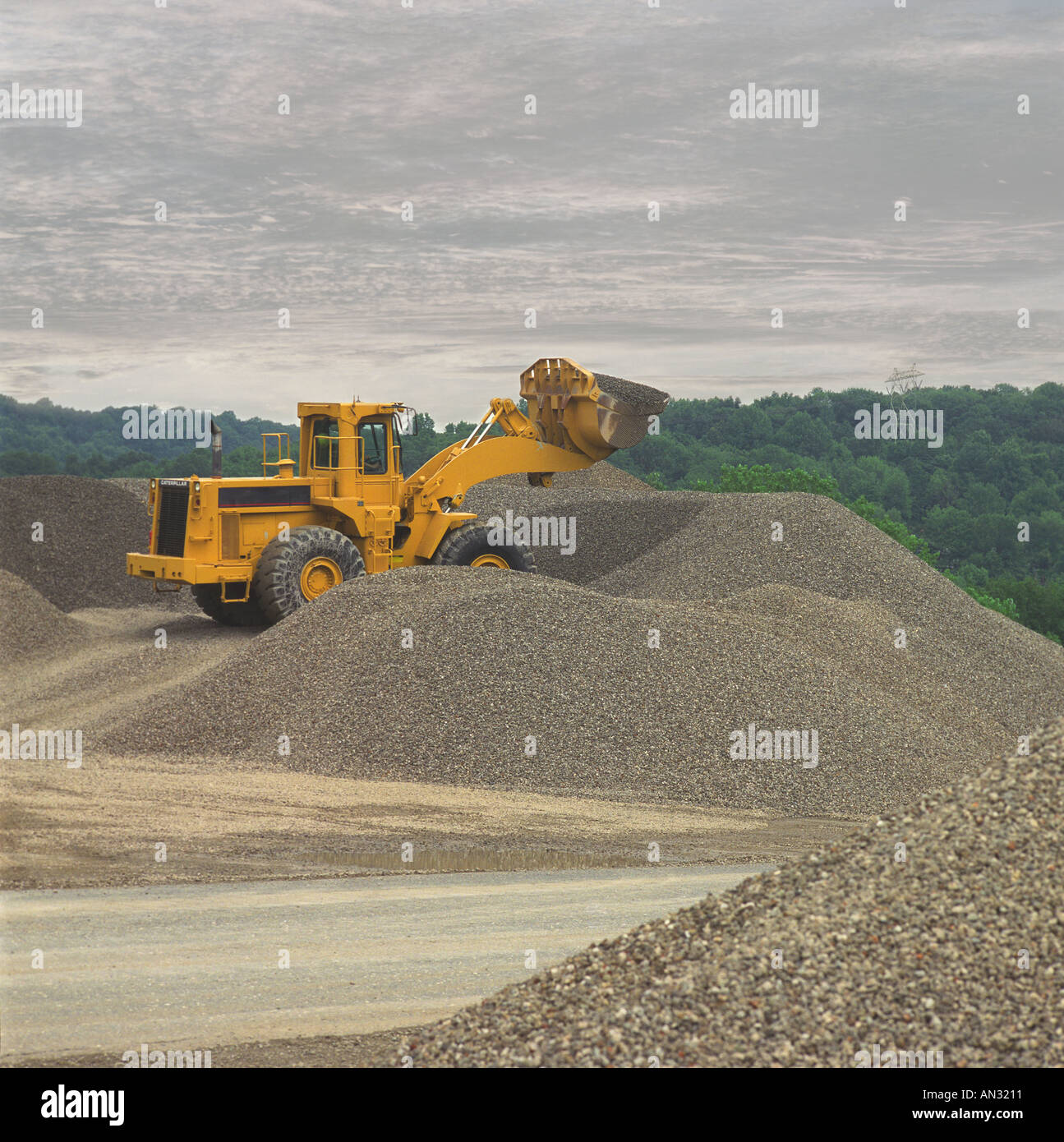 Gravel piles hi-res stock photography and images - Alamy