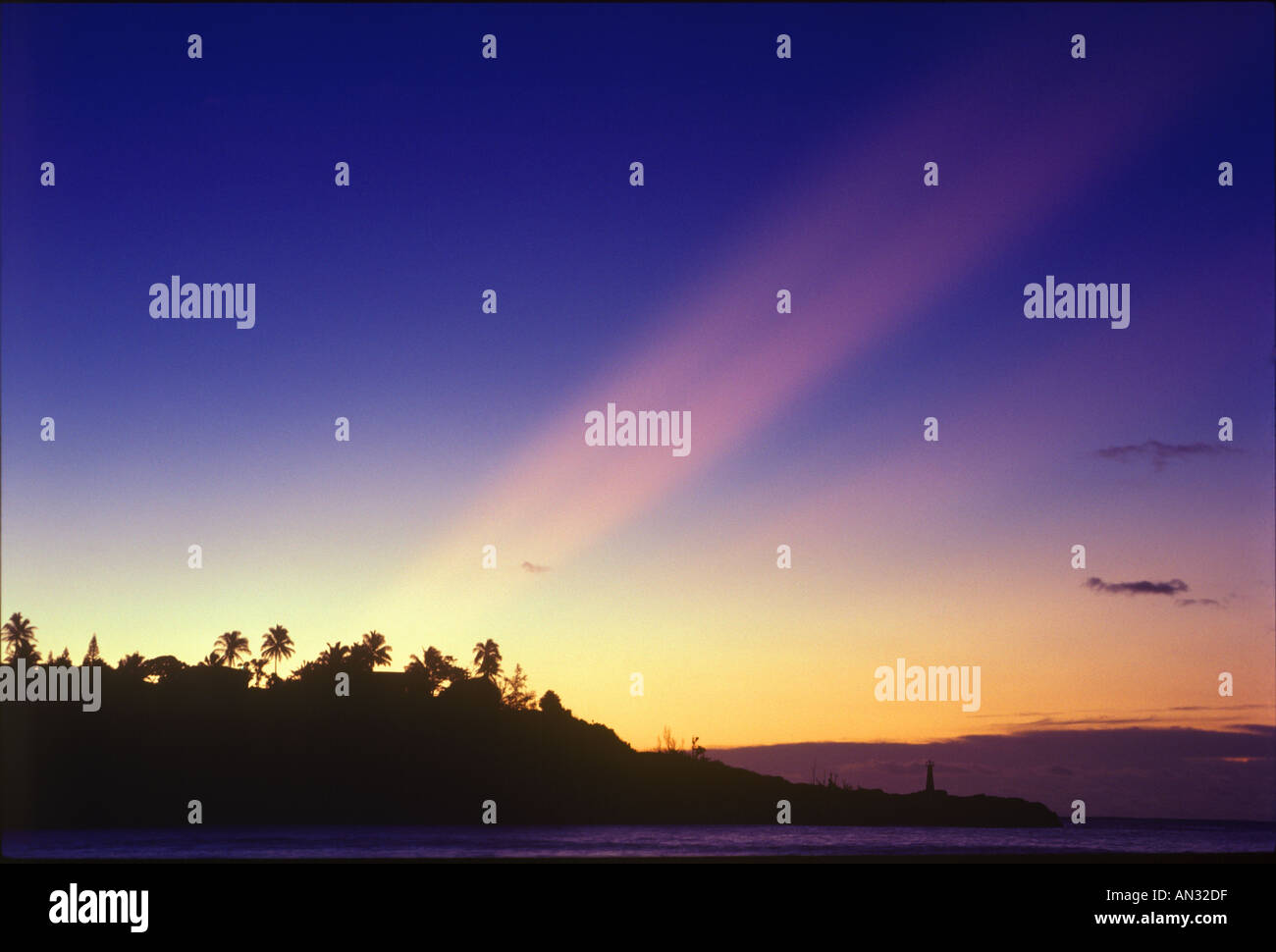 Sun's rays earth hi-res stock photography and images - Alamy