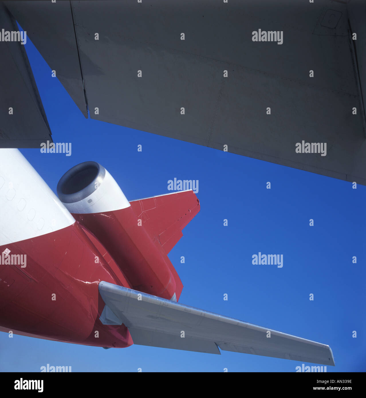 Tail engine dc 10 aircraft hi-res stock photography and images - Alamy