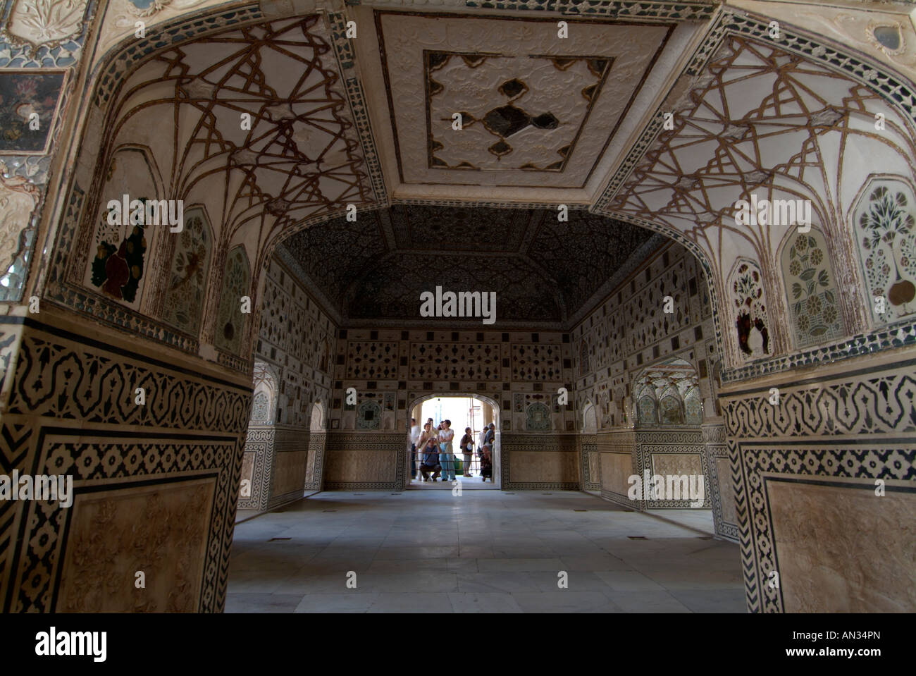 Amber fort sheesh mahal hall of mirrors interior detail intricately ...