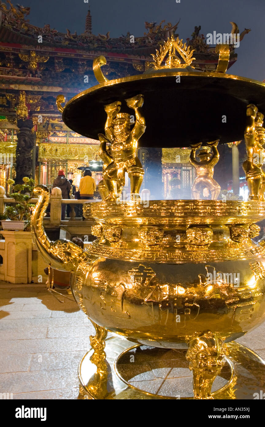 Incense cauldron hi-res stock photography and images - Alamy