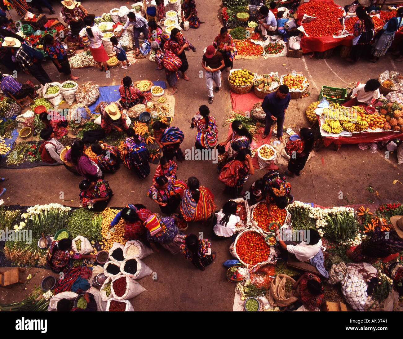 Guatemala Chichicastenango market people Stock Photo - Alamy