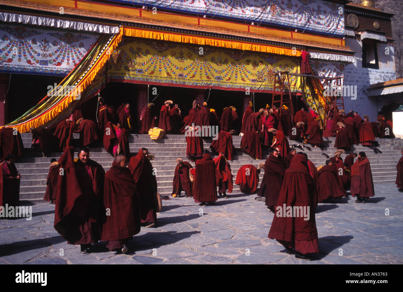 Tibetan Monks of the Yellow Hat Sect in the Labrang Monastery, Xiahe ...