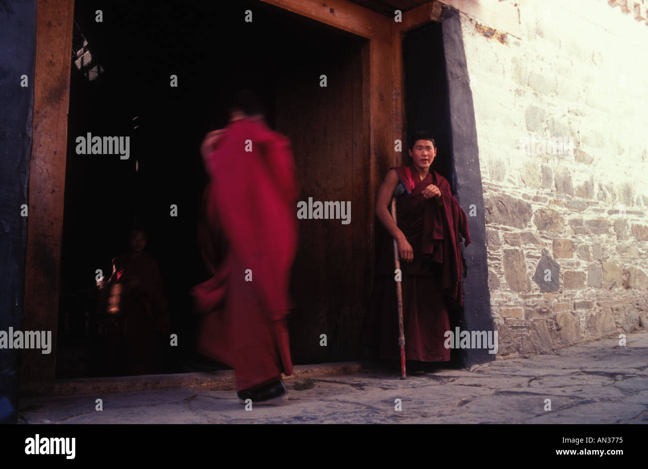 Tibetan Monks of the Yellow Hat Sect in the Labrang Monastery, Xiahe ...