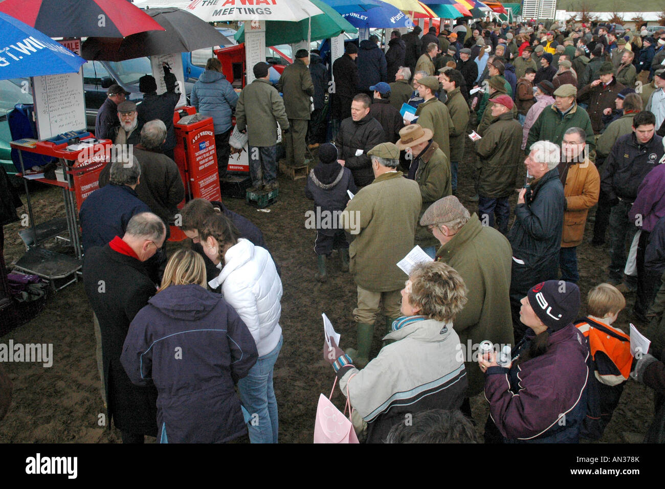 pic martin phelps 14 01 06 barbury castle point to point crowd and ...