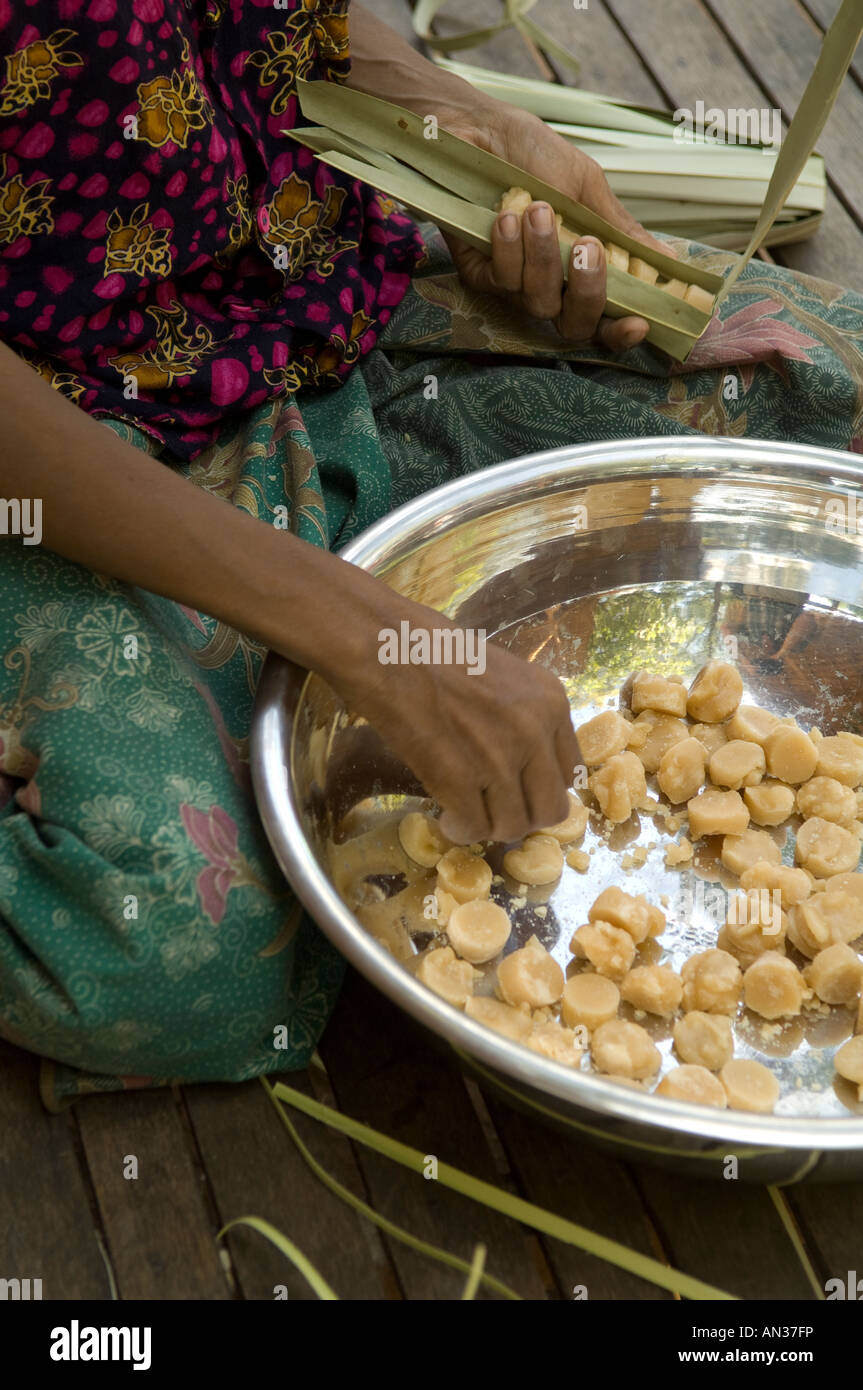 Making candy from palm candy near Siem Reap, Cambodia Stock Photo - Alamy