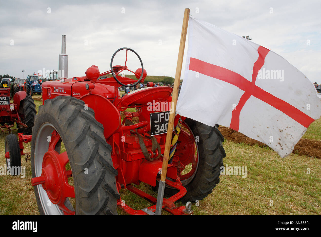 pic martin phelps 25 06 06 hullavington tractor challenge 2 000 odd ...