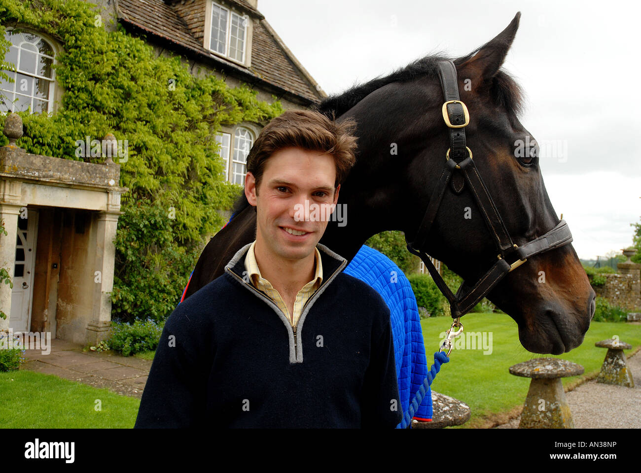 pic martin phelps 25 05 06 lifestyle magazine feature harry mead and ...