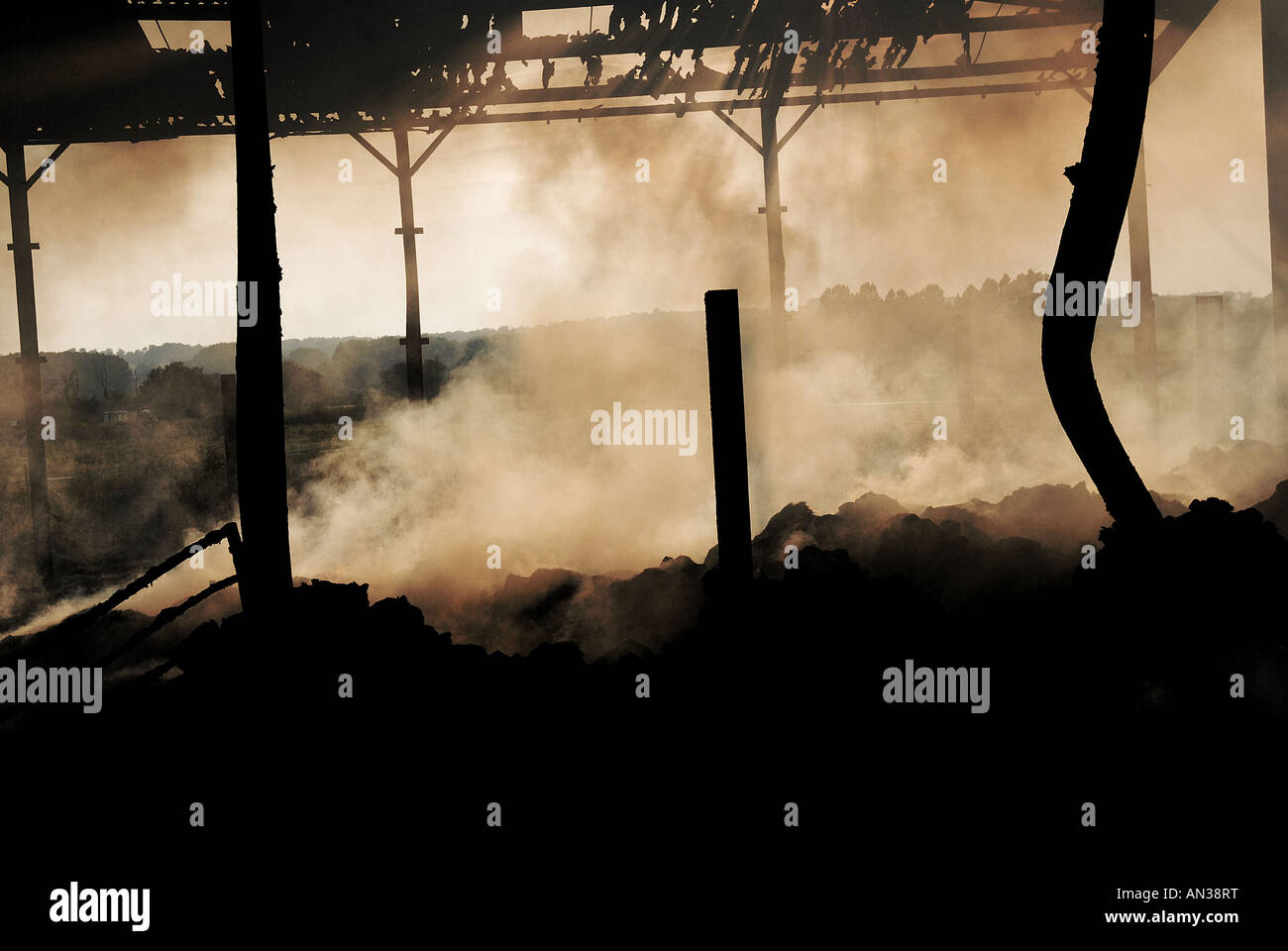 Burnt barn hi-res stock photography and images - Alamy
