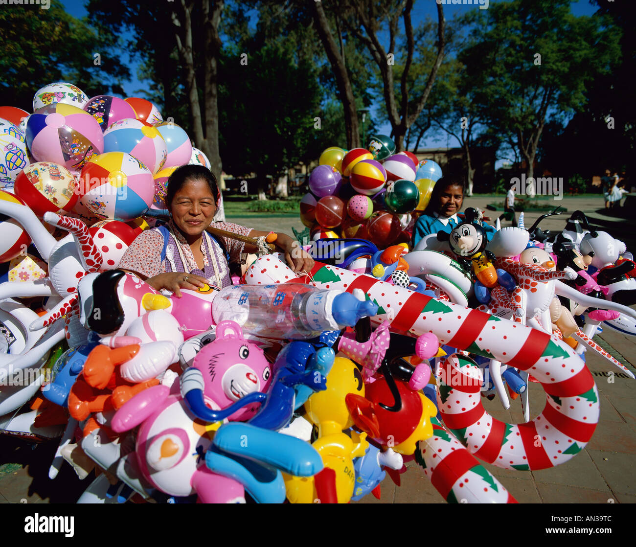 Women selling balloons hi-res stock photography and images - Alamy