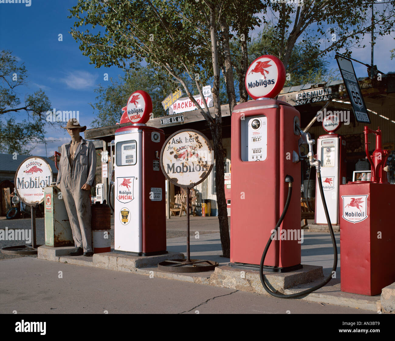 Route 66 / Gas Station, Hackberry, Arizona, USA Stock Photo - Alamy