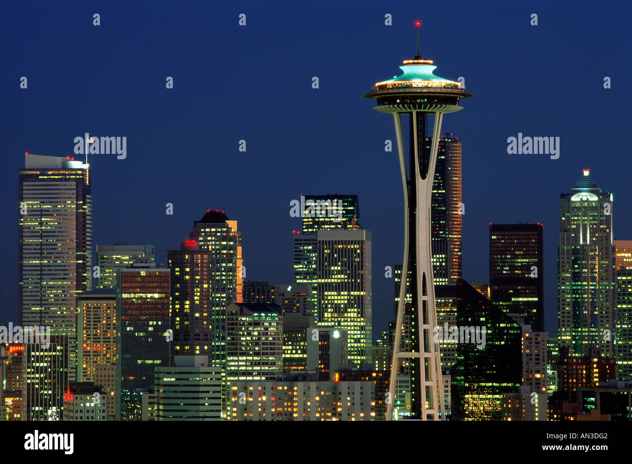 City Skyline & Space Needle / Night View, Seattle, Washington, USA ...