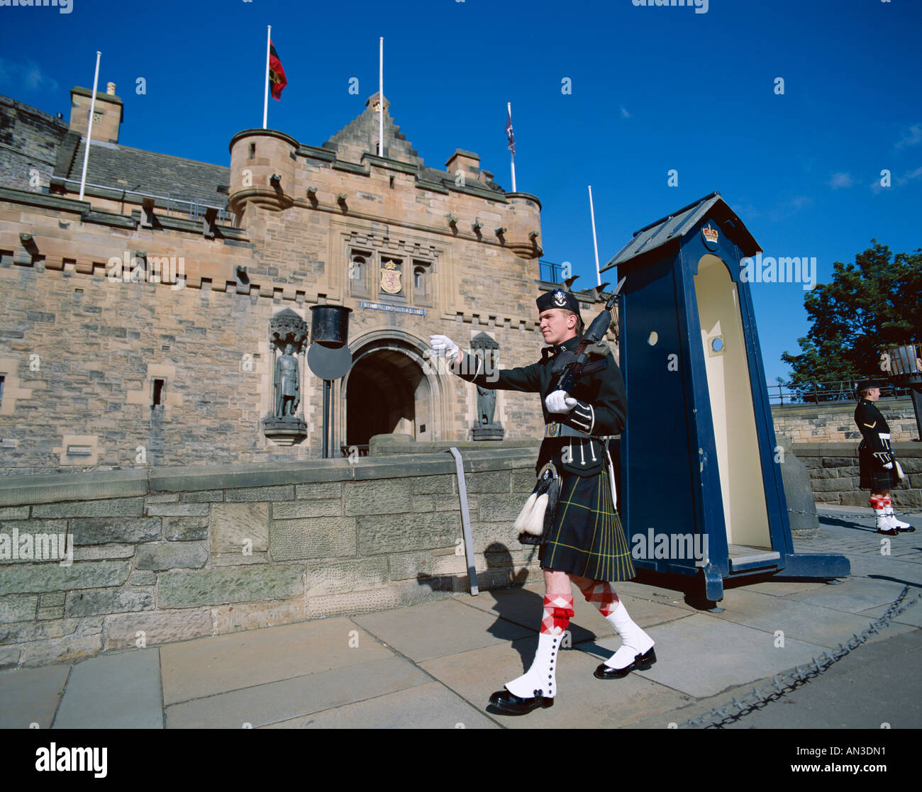 Edinburgh Castle / Castle Guard, Edinburgh, Scotland Stock Photo - Alamy